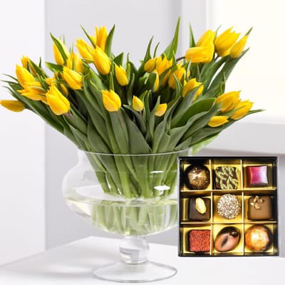 Bouquet of tulips with a box of chocolates | Interflora