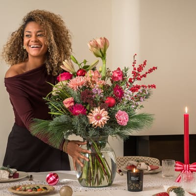 Christmas bouquet Loving Christmas | Interflora